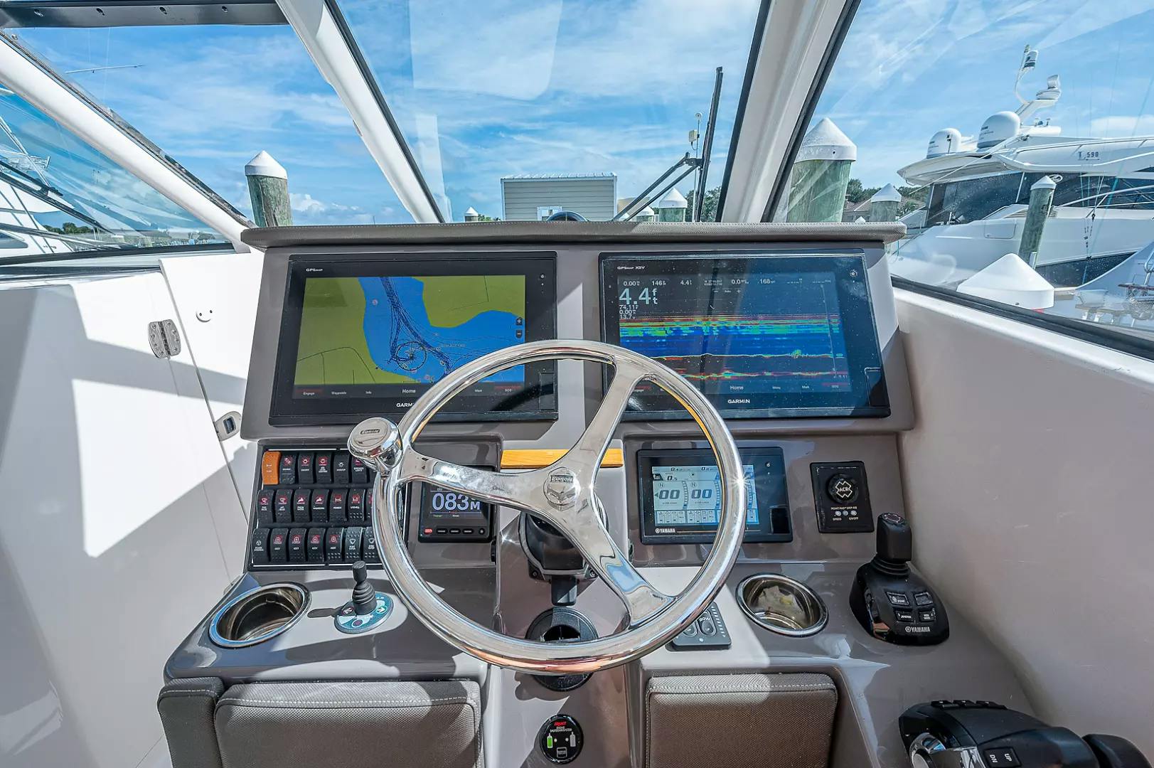 36' Pursuit 2018 36' 365 DC "Hall 'em In" For Sale