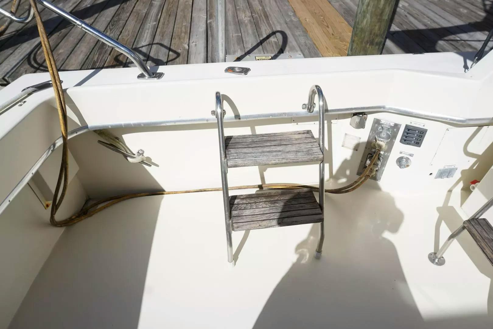 36' Hatteras 1984 36 Convertible "Hattisfied" For Sale