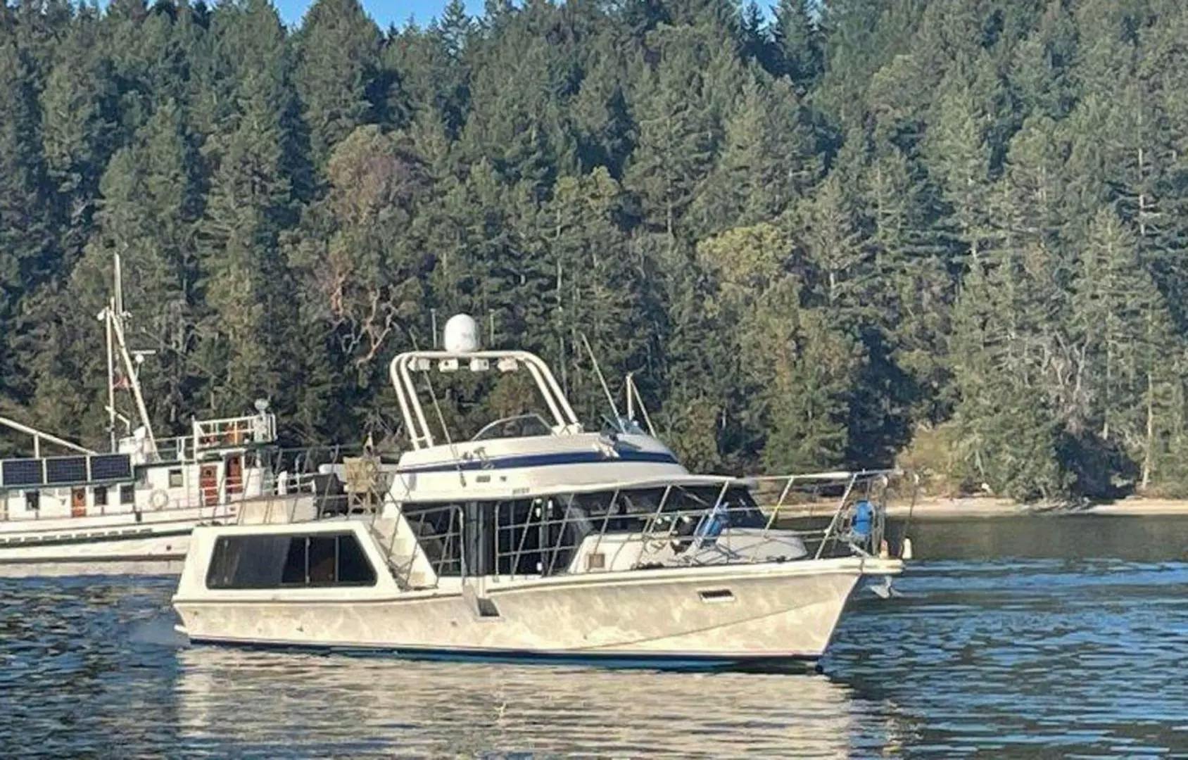 51' Bluewater 1985 51 Coastal Cruiser "Winston" For Sale