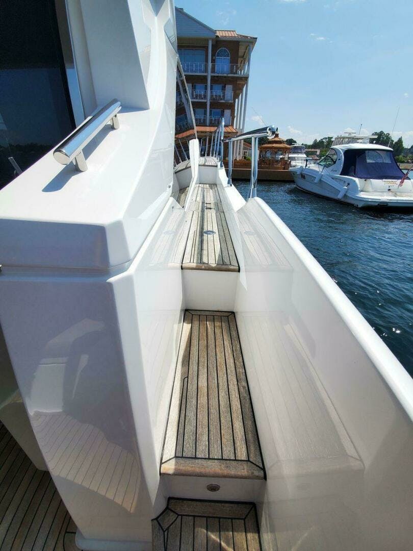 50' Azimut 2018 Flybridge "MAI NAVIGARE" For Sale